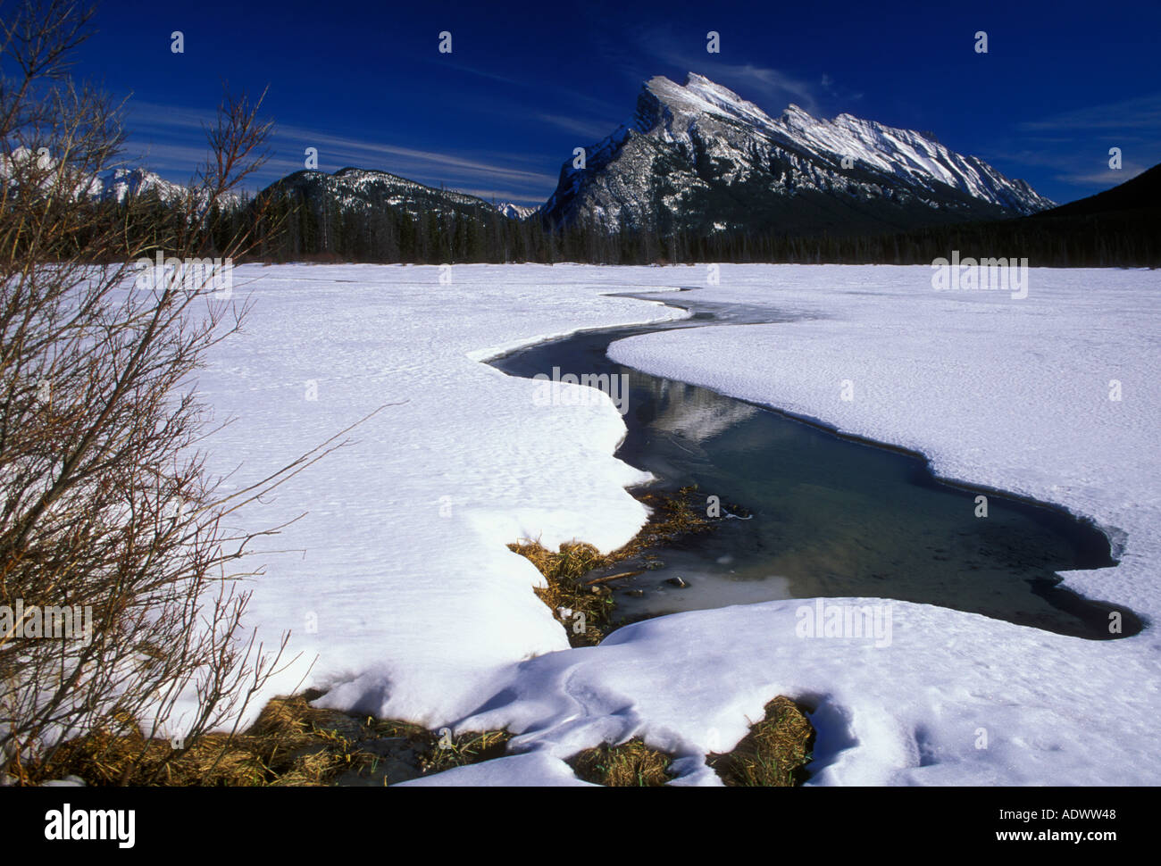 Second Vermillion Lake and Mount Rundle winter landscape in Banff ...