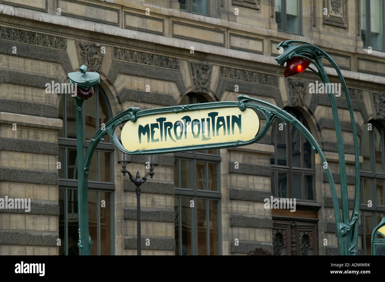 Art deco metro sign paris hi-res stock photography and images - Alamy