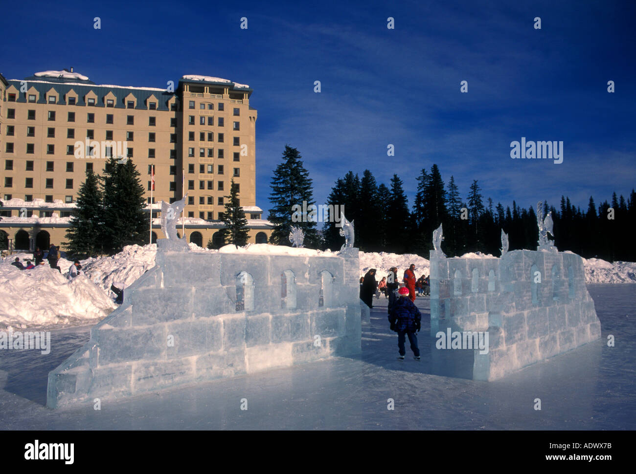 Fairmont banff springs hotel exterior hi-res stock photography and ...