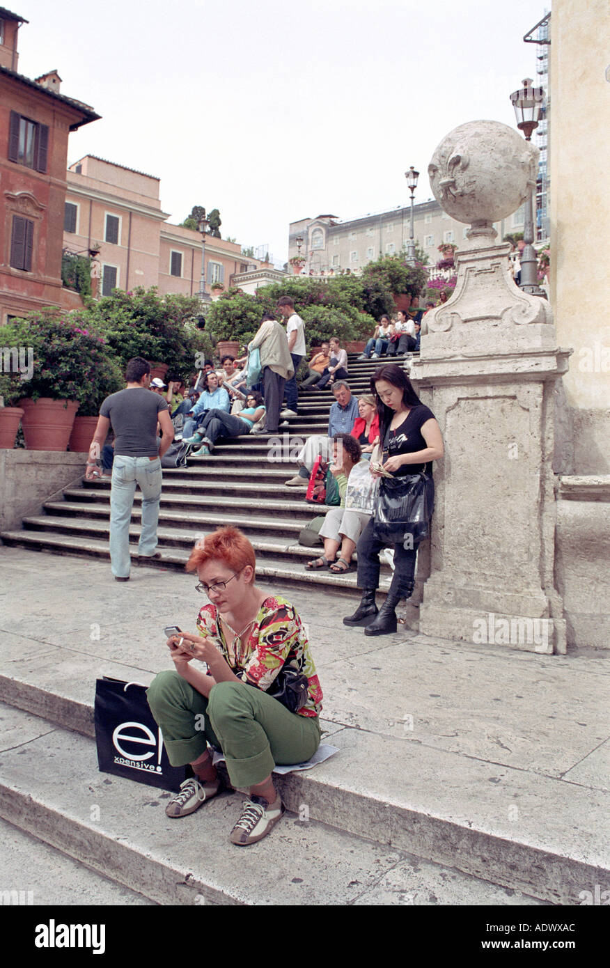 Spanish steps people rome phone High Resolution Stock Photography and ...