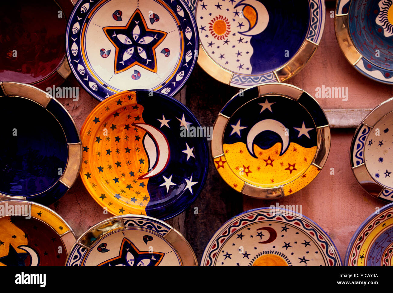 Marrakech morocco souvenirs pottery hi-res stock photography and images ...
