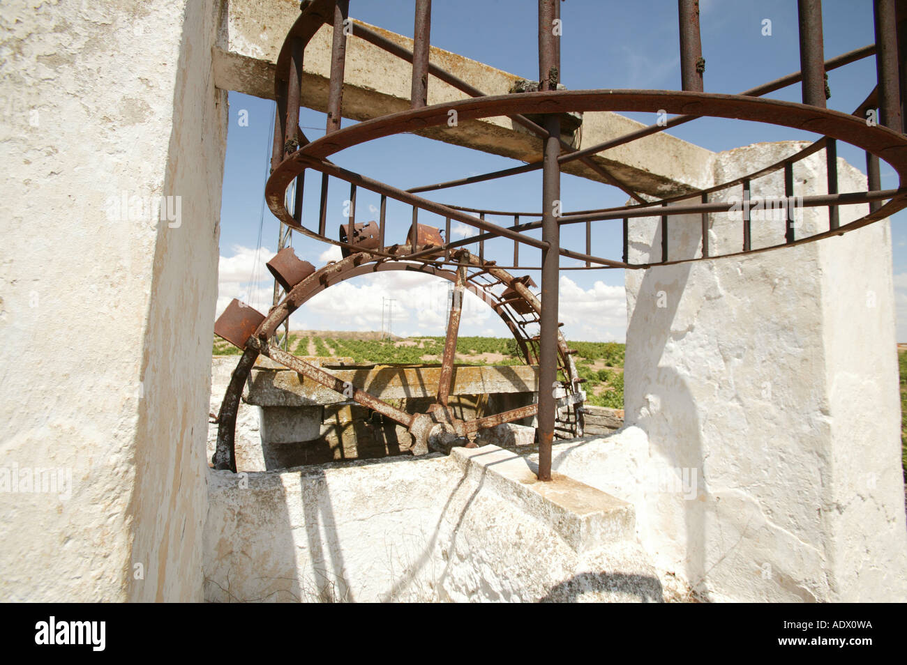 Antiguo sistema de riego hi-res stock photography and images - Alamy