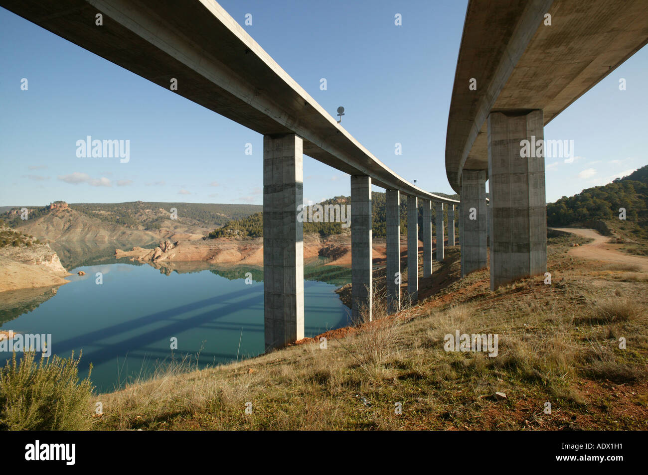 Dual carriageway viaduct hi-res stock photography and images - Alamy