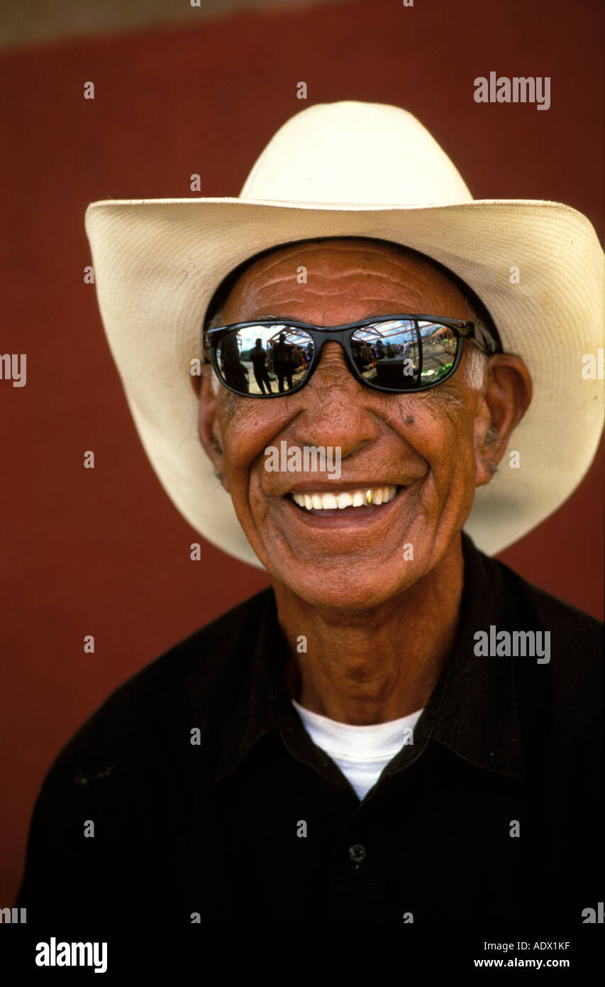 Tongan men hi-res stock photography and images - Alamy