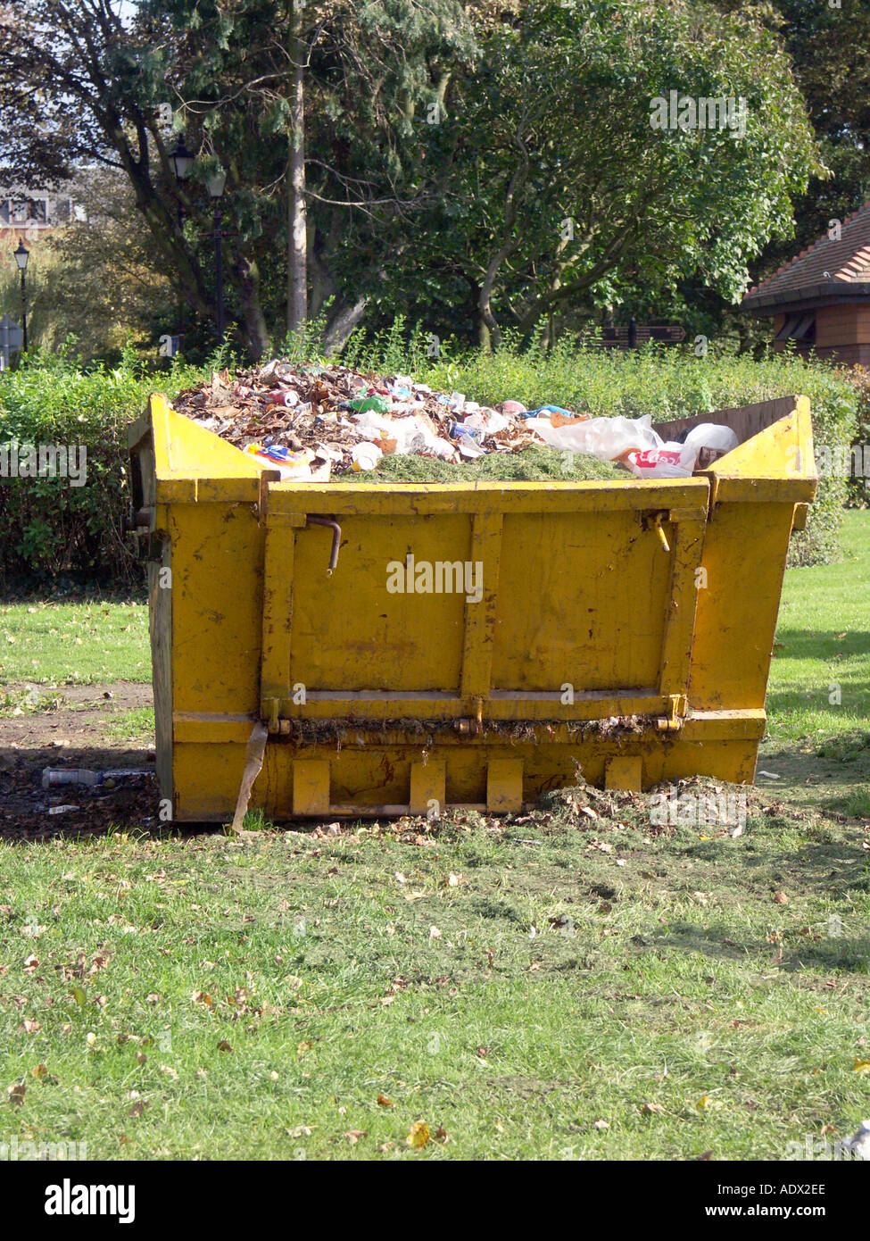 Recycle disposal skip full filled hi-res stock photography and images ...