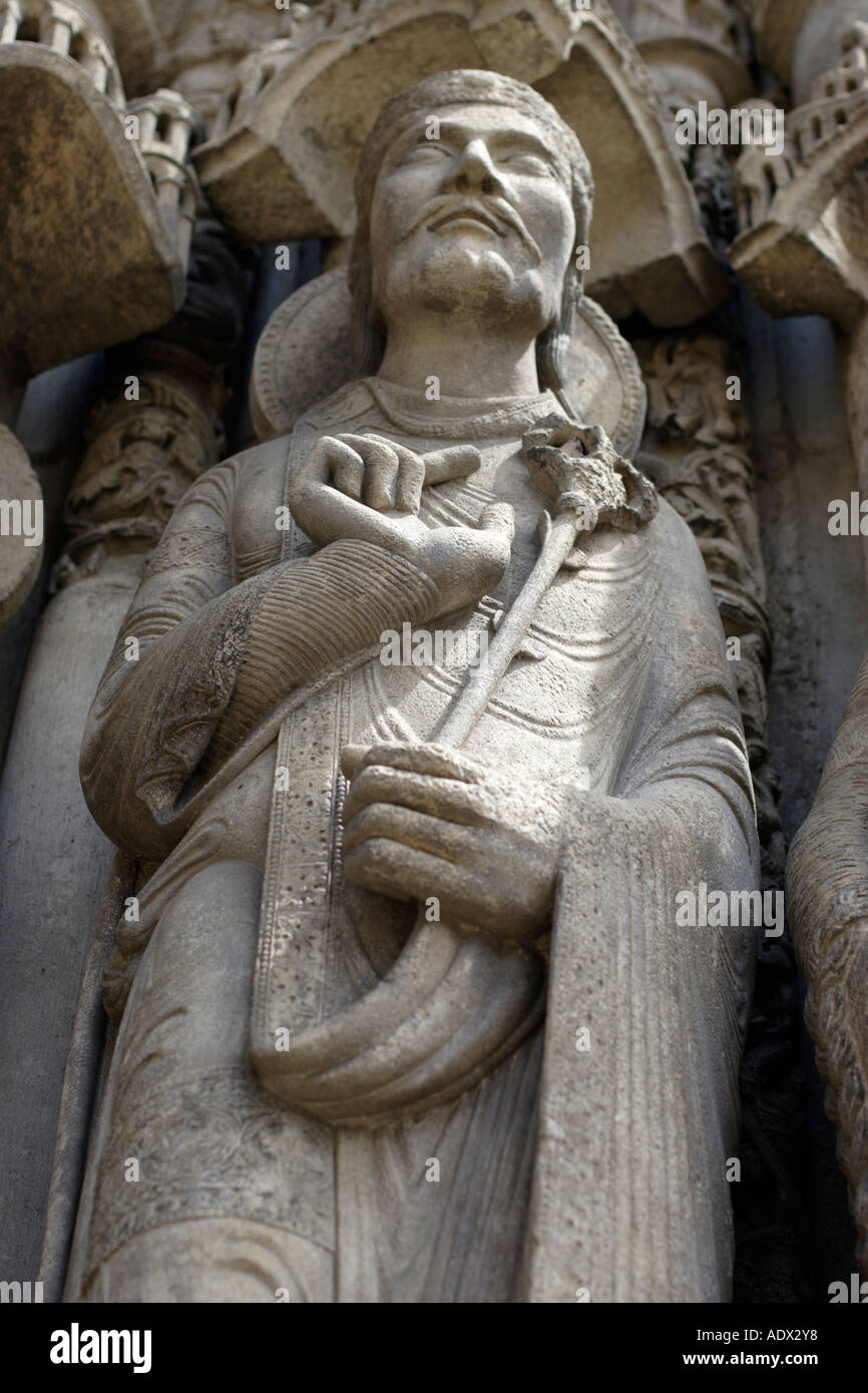 Statue saint chartres cathedral hi-res stock photography and images - Alamy