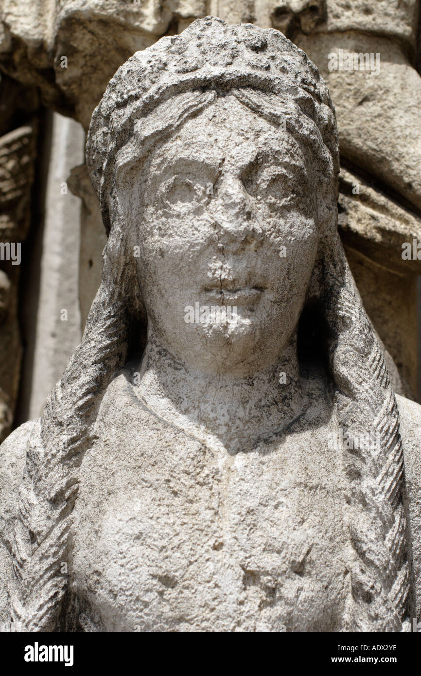 Statue saint chartres cathedral hi-res stock photography and images - Alamy
