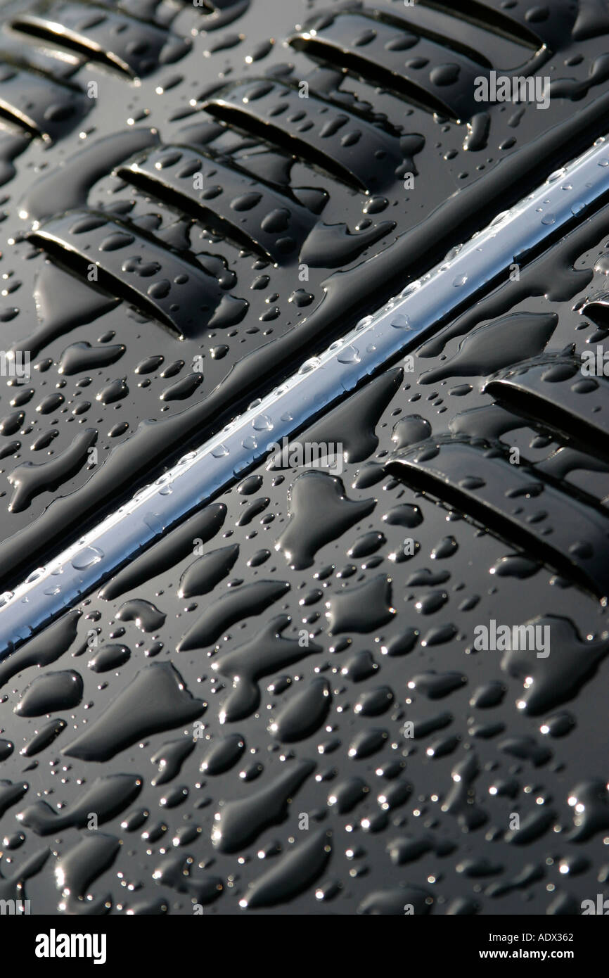 water droplets on the bonnet of a caterham Stock Photo - Alamy