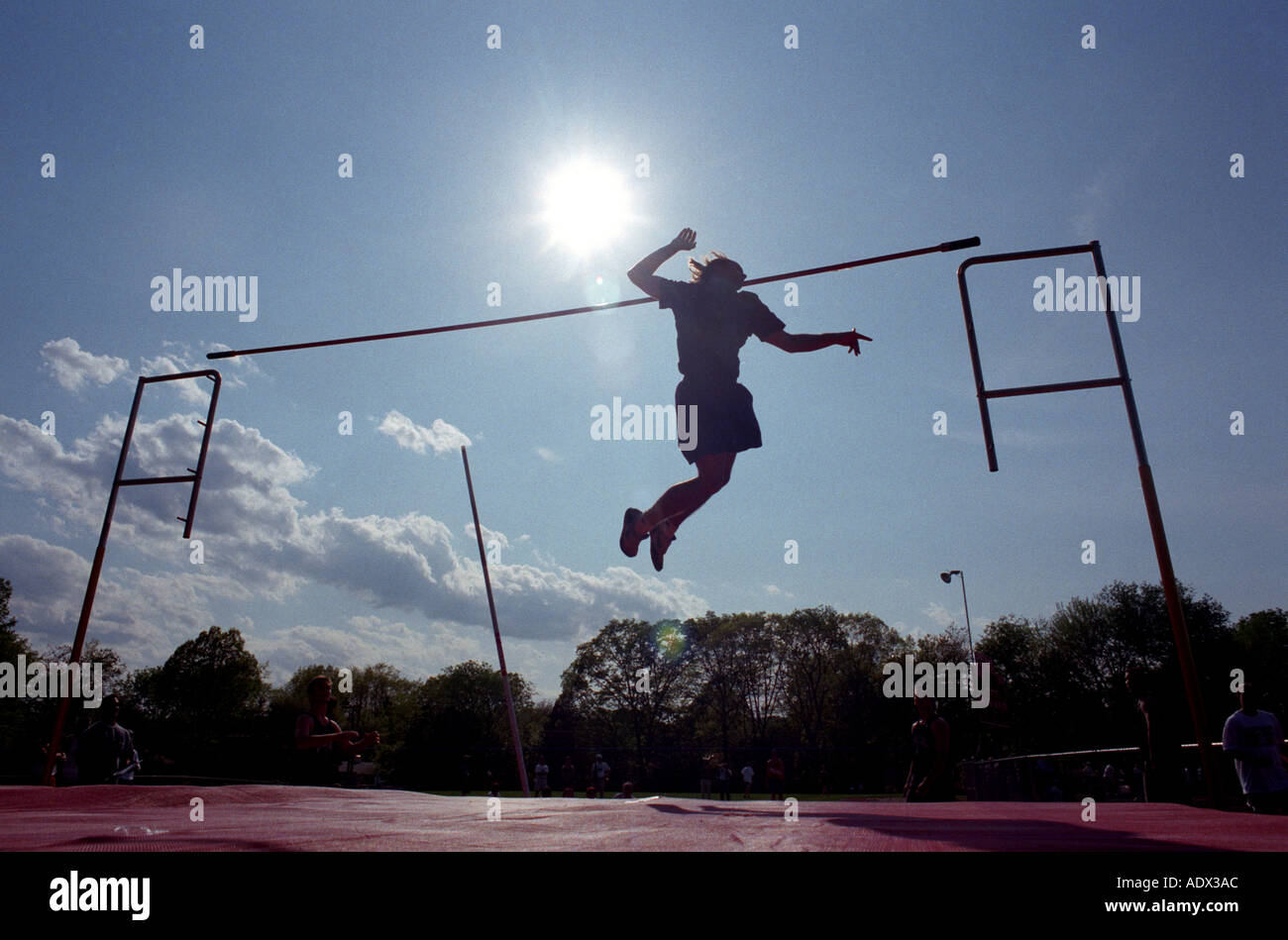Pole vault athlete, blue sky hi-res stock photography and images - Alamy