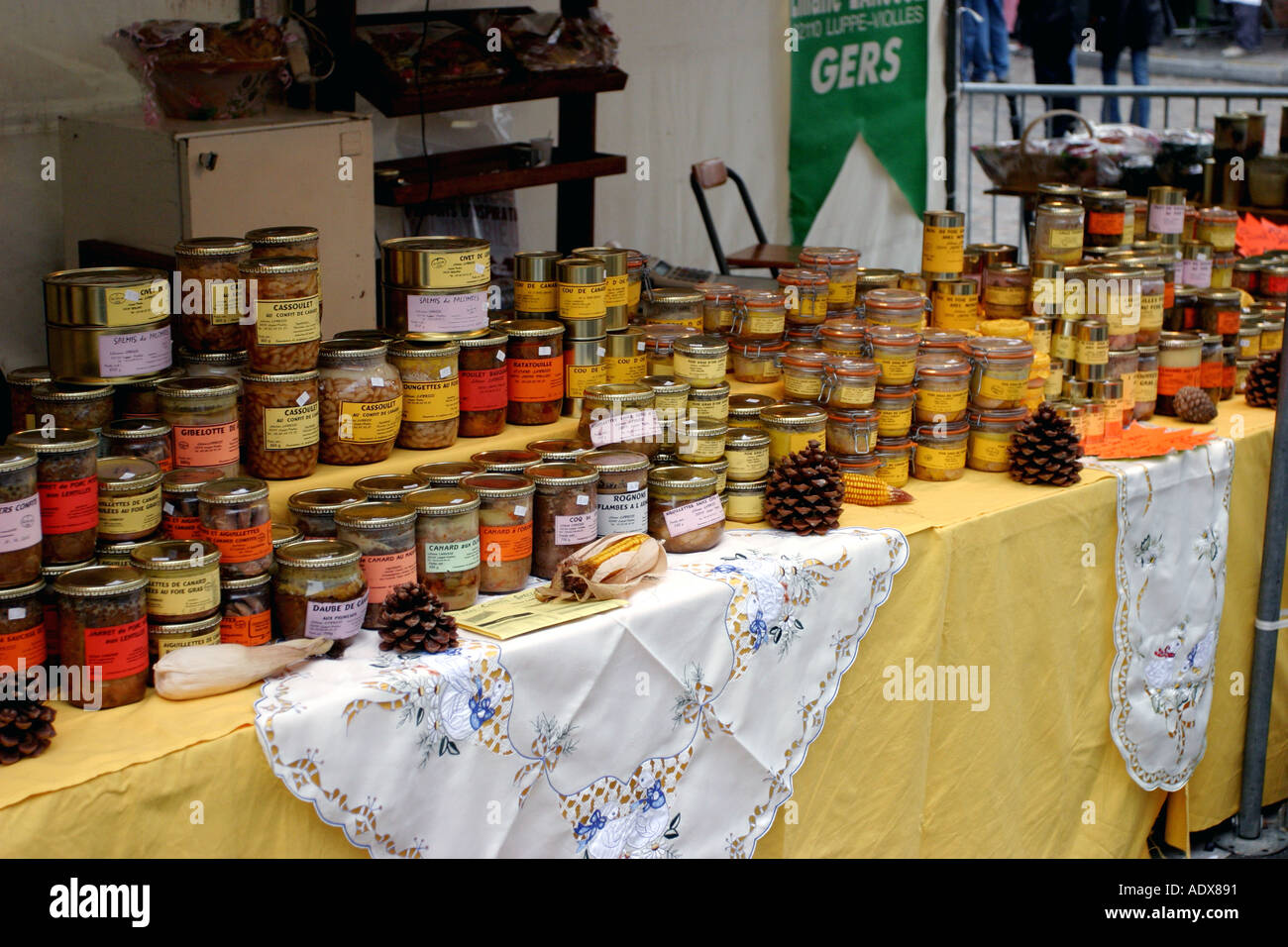 French goose cutout hi-res stock photography and images - Alamy