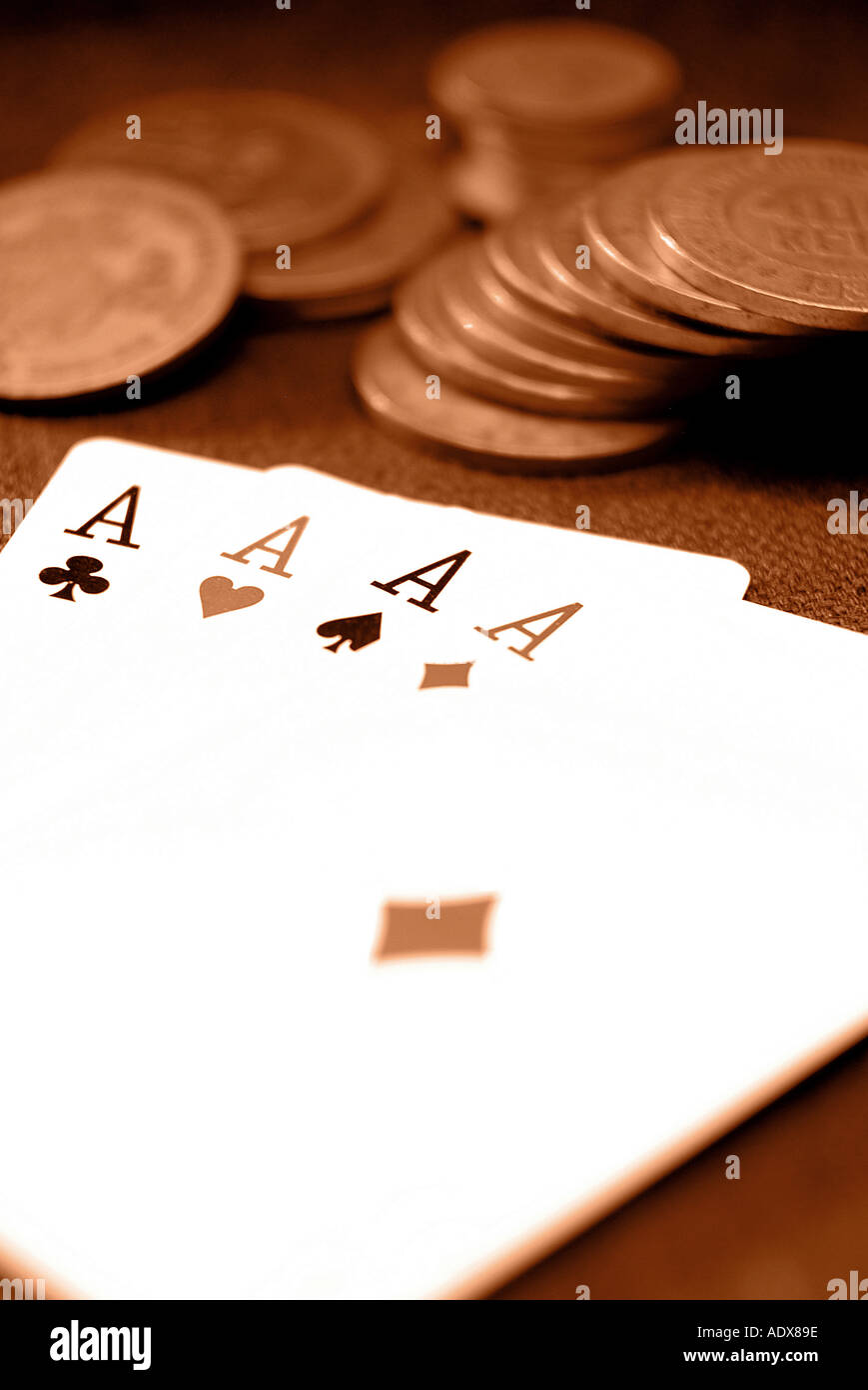 Bridge hand card hi-res stock photography and images - Alamy