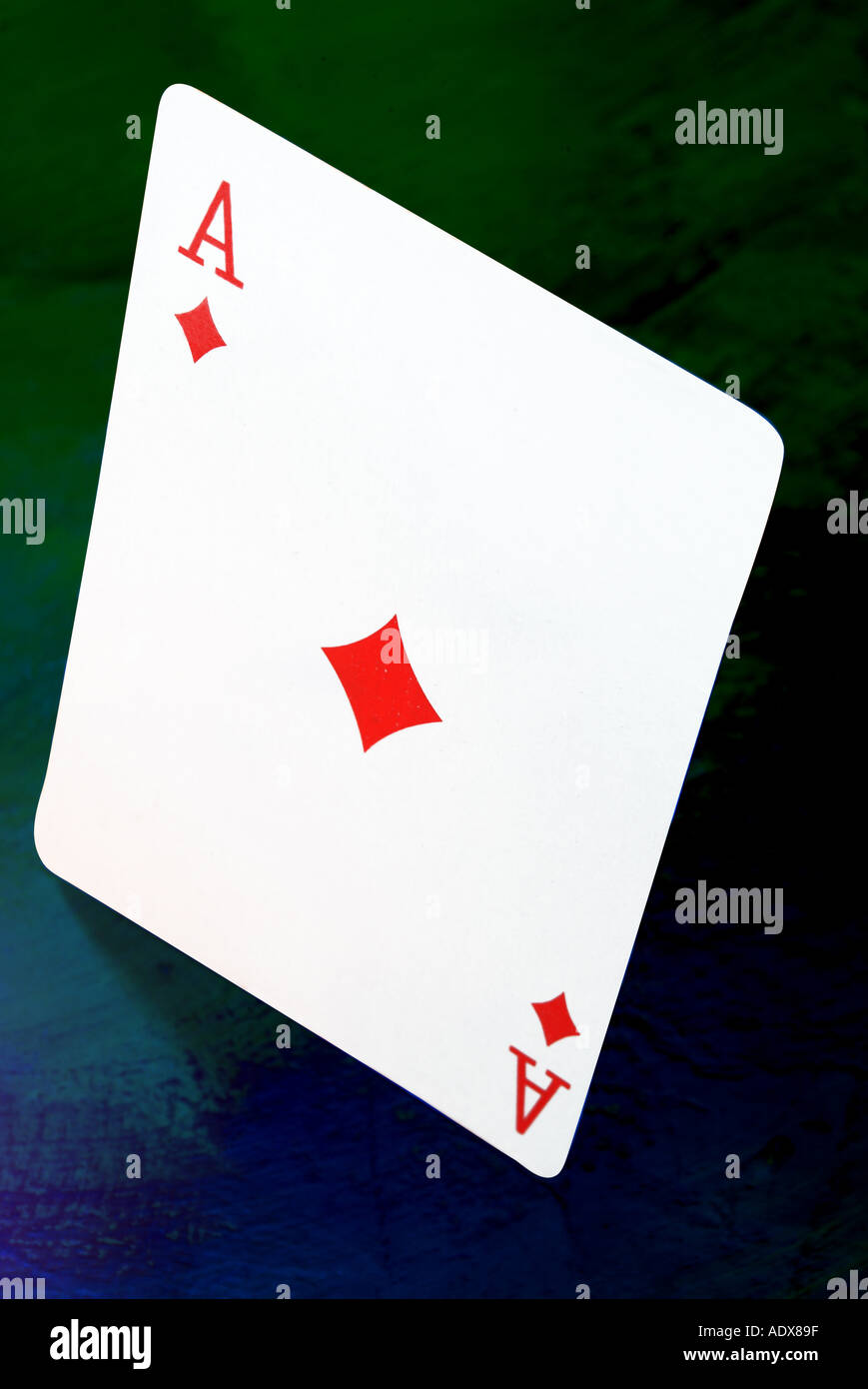 Playing bridge cards hi-res stock photography and images - Alamy
