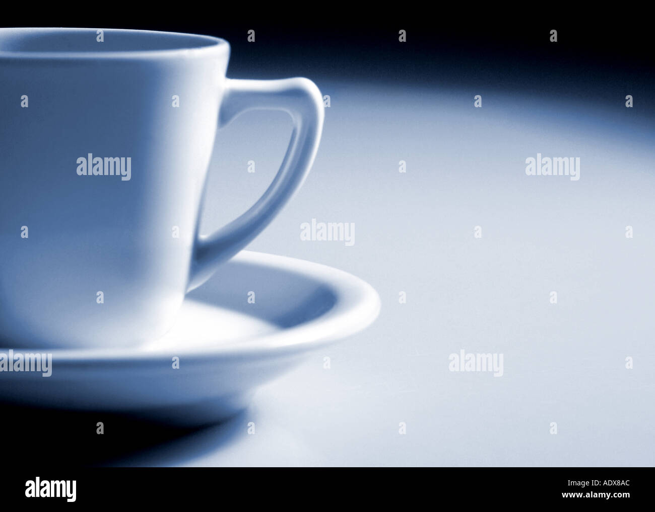 White b hi-res stock photography and images - Alamy