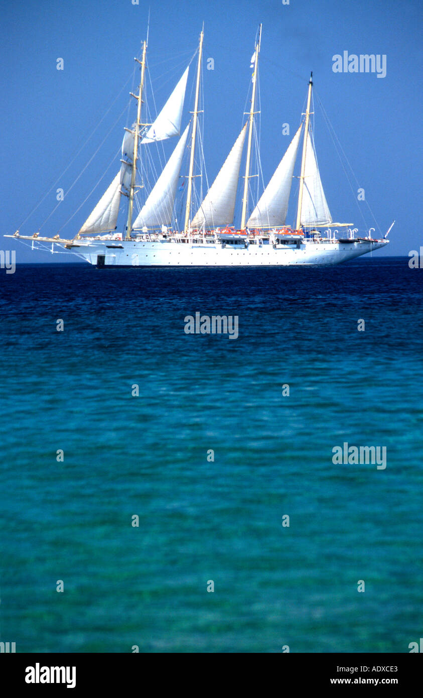 Ship under sail hi-res stock photography and images - Alamy