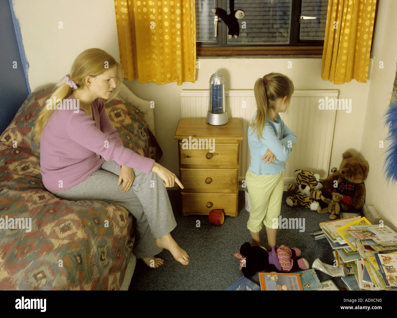 Parent telling off child hi-res stock photography and images - Alamy