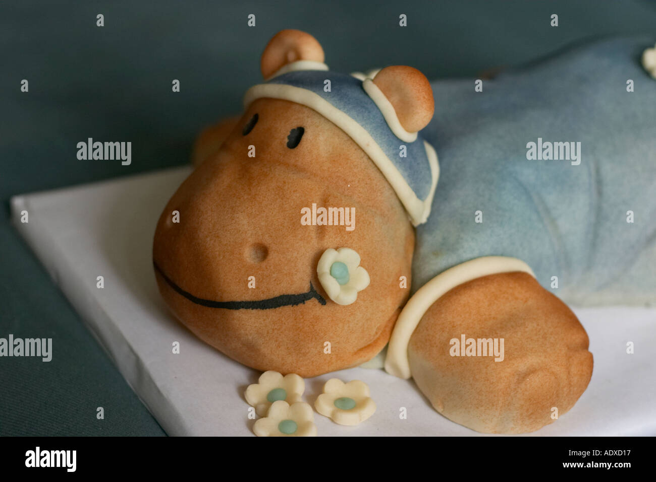 hippo birthday cake Stock Photo - Alamy