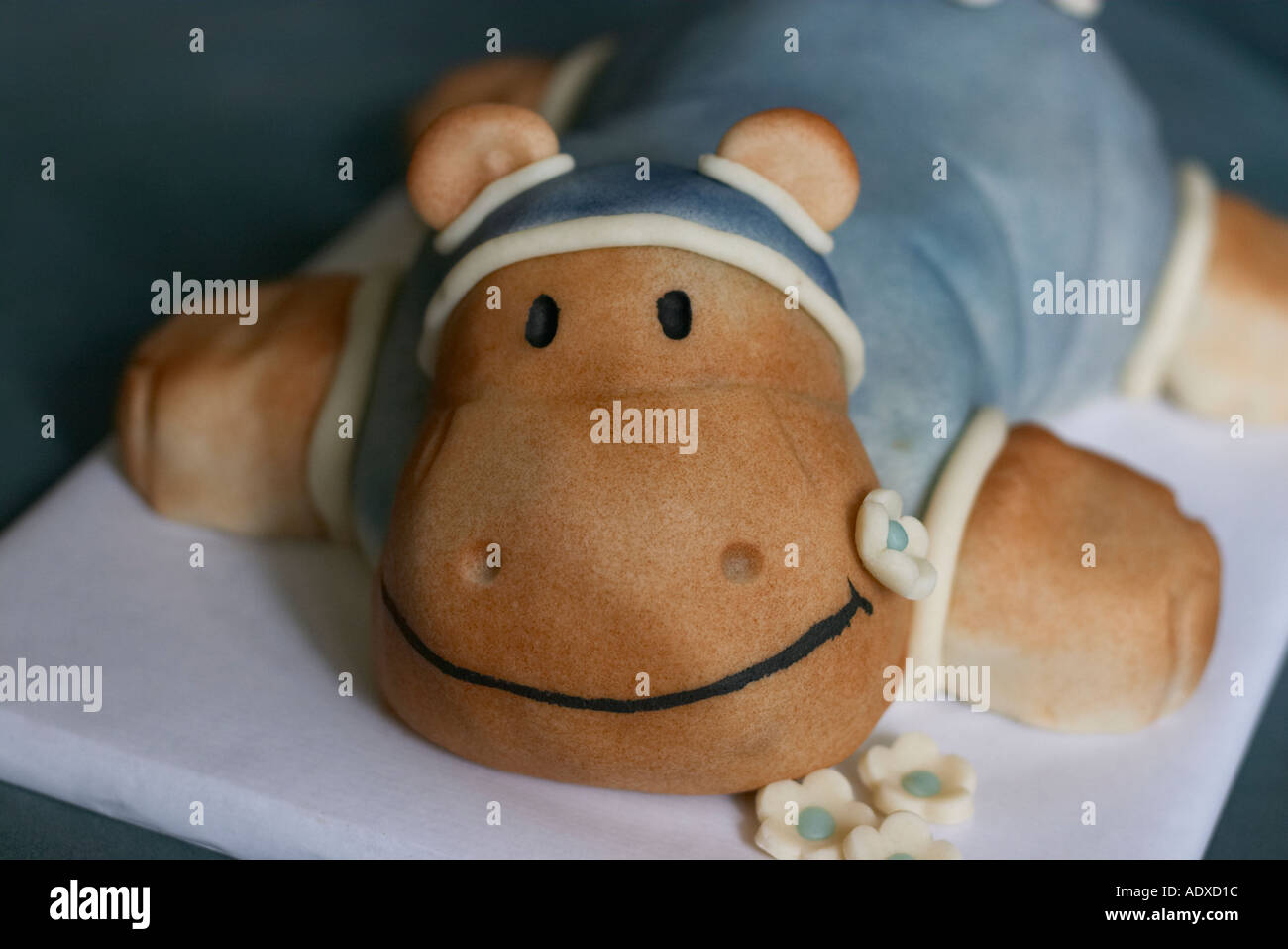 hippo birthday cake Stock Photo - Alamy