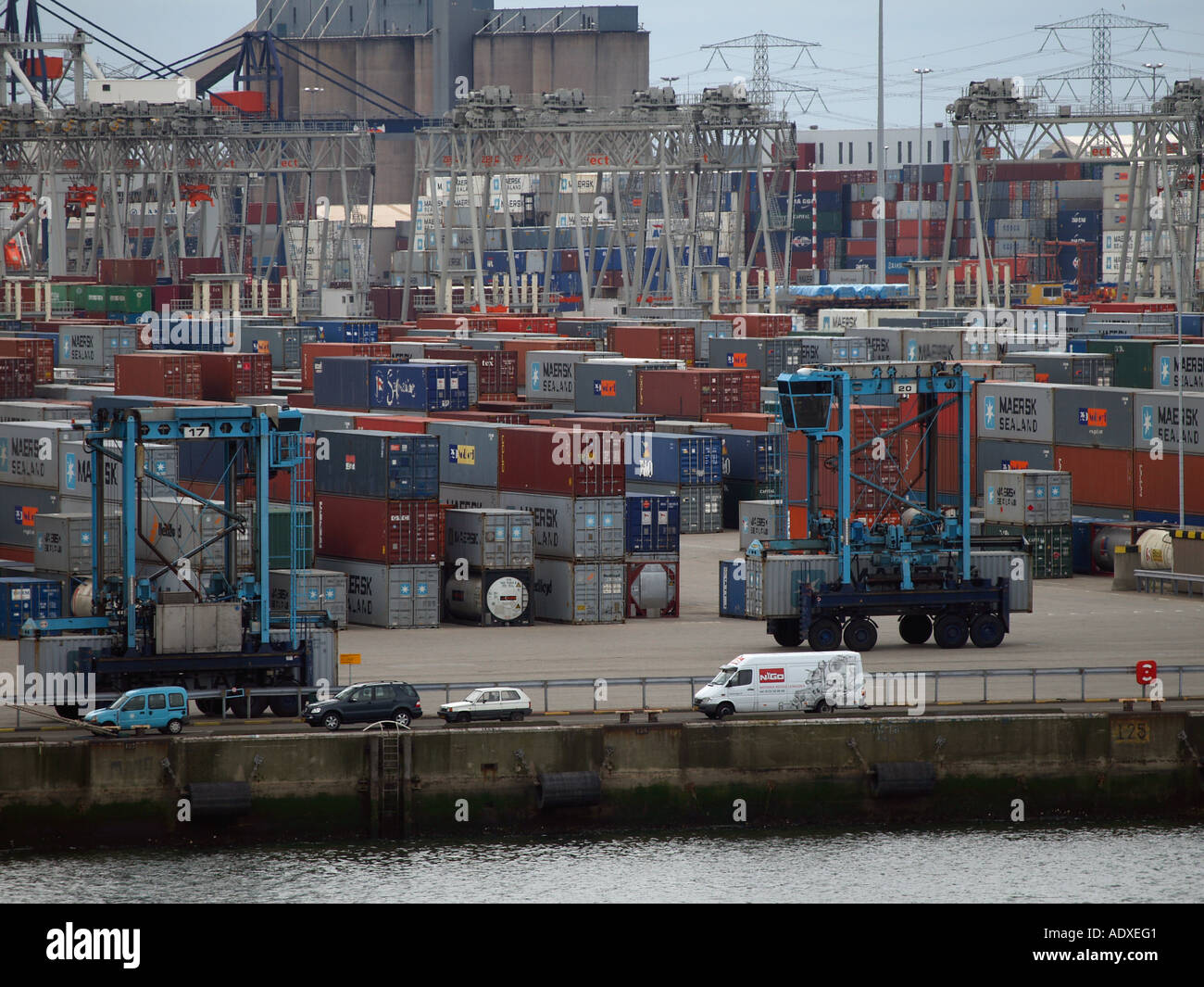 Maersk sealand containers hi-res stock photography and images - Alamy