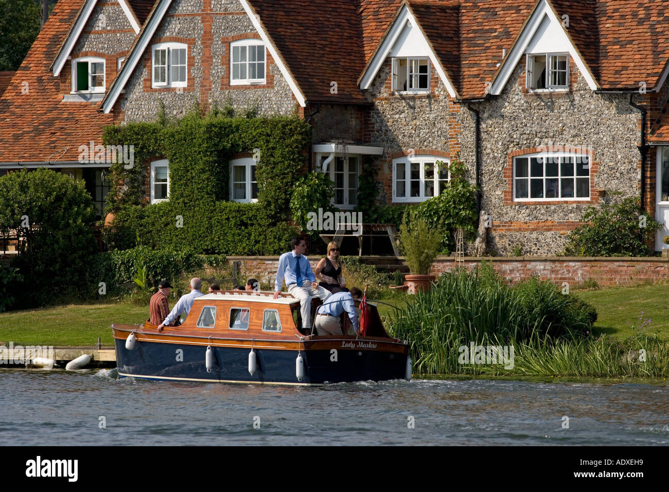 Boating on Thames Near Henley Oxfordshire Stock Photo - Alamy