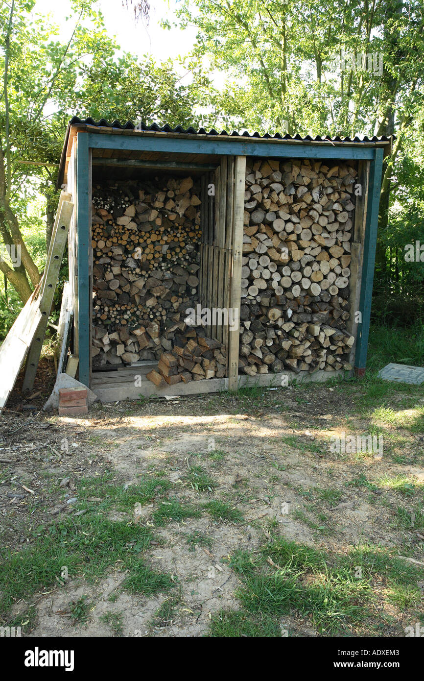 Log shed, wood shed Hampshire, England Stock Photo - Alamy