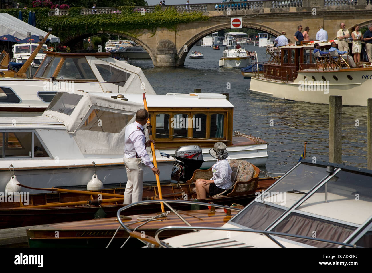 Boating Henley River Thames Oxfordshire UK Stock Photo - Alamy