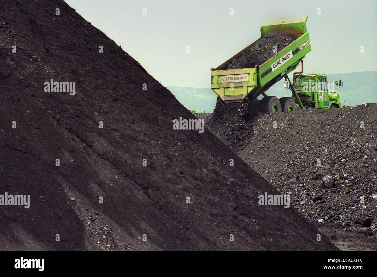Tipper truck unloading hi-res stock photography and images - Alamy