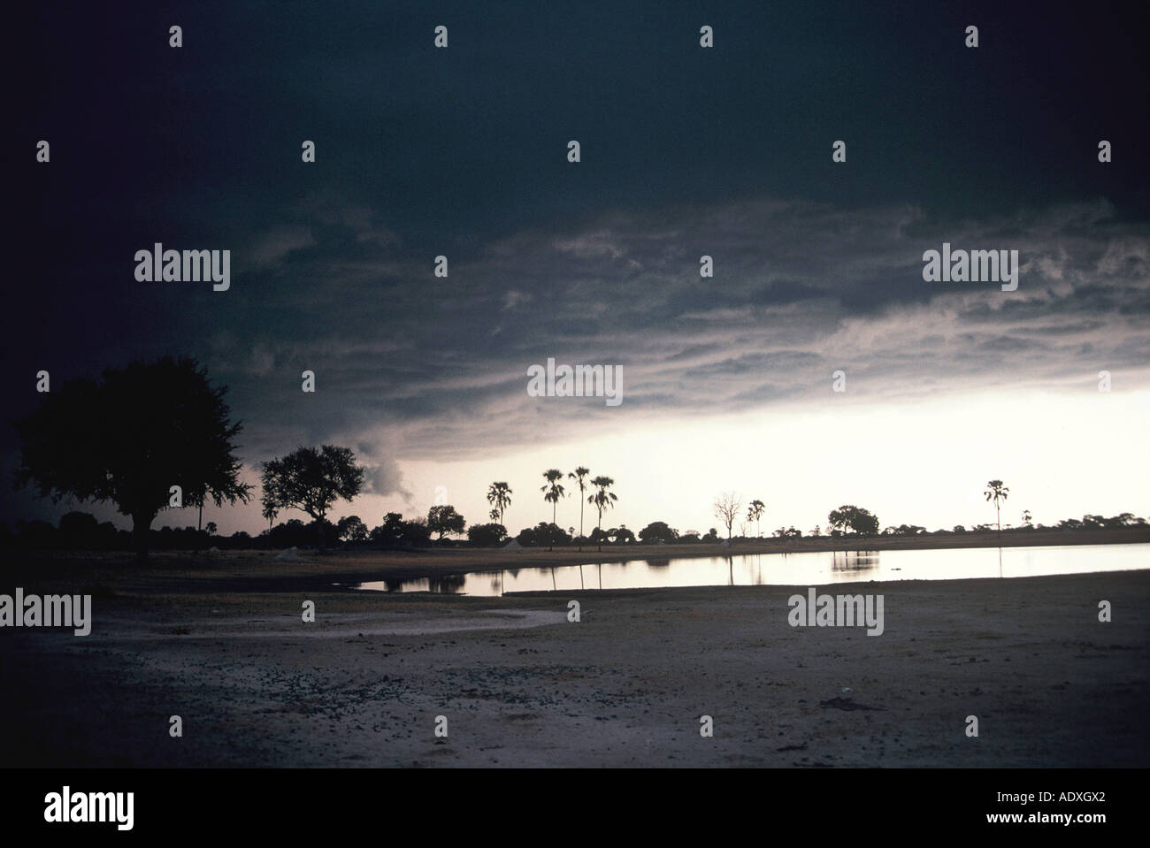 Makololo waterhole hi-res stock photography and images - Alamy