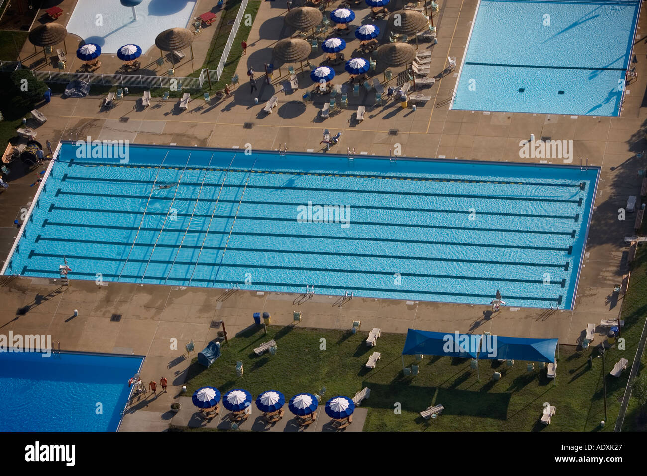 Aerial swimming pool new york hi-res stock photography and images - Alamy