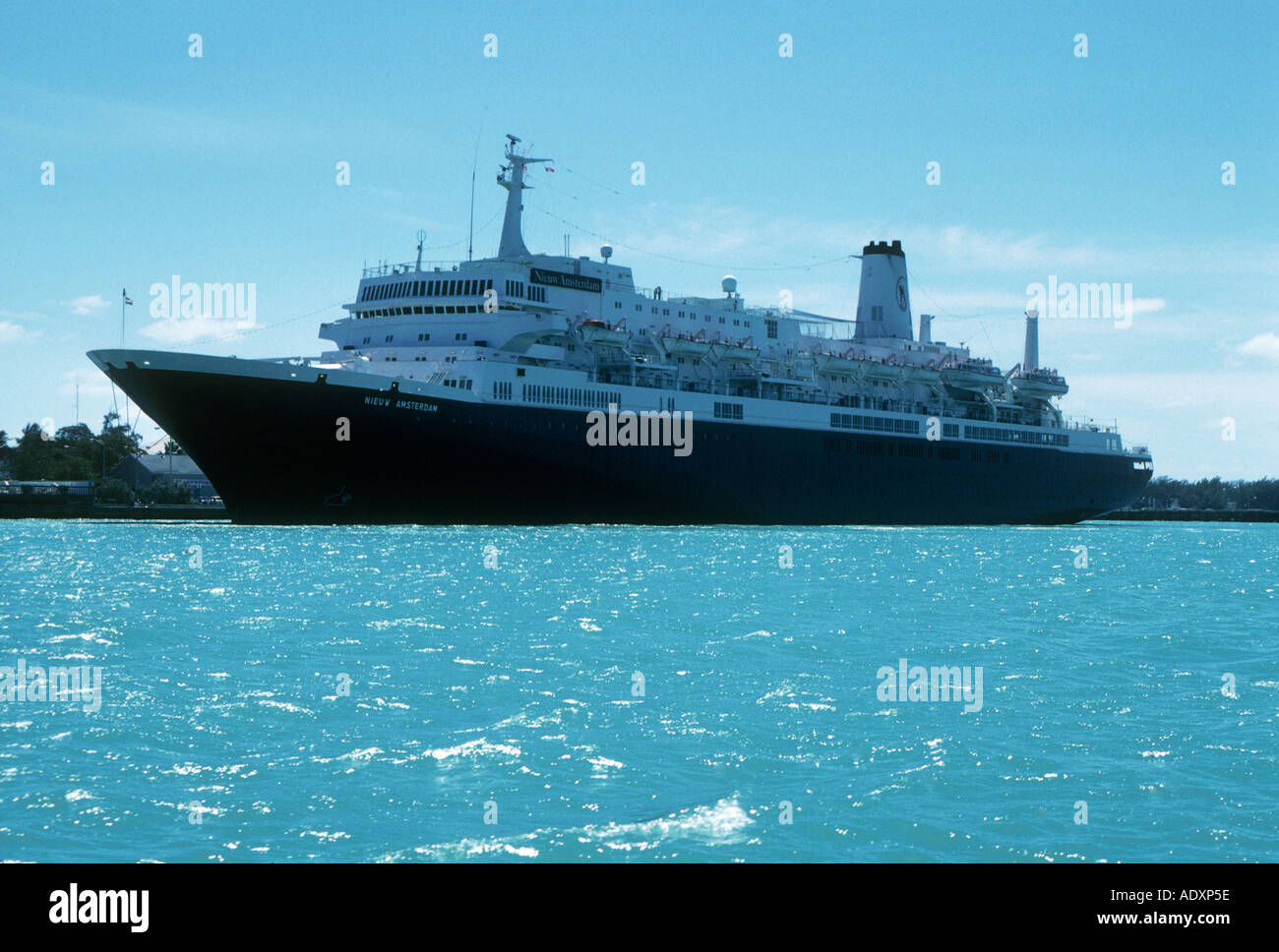 Luxury ocean liner hi-res stock photography and images - Alamy