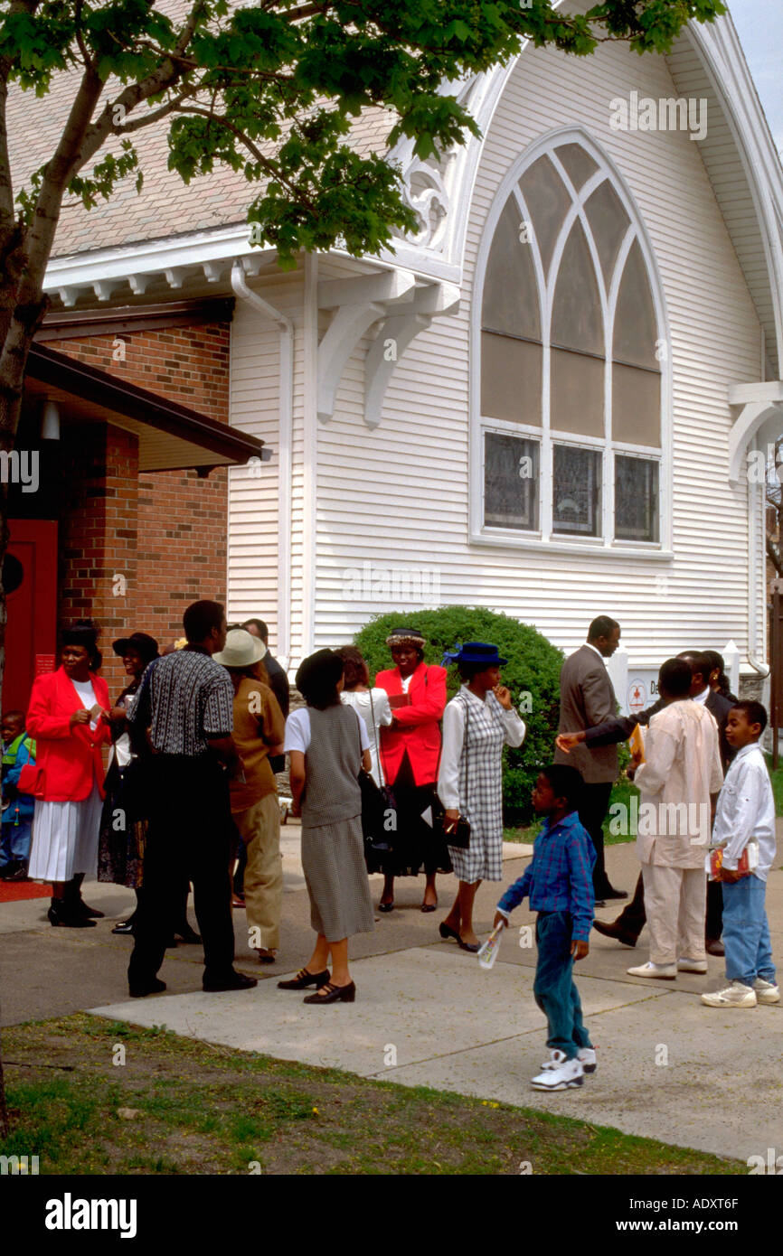 Black congregation hi-res stock photography and images - Alamy