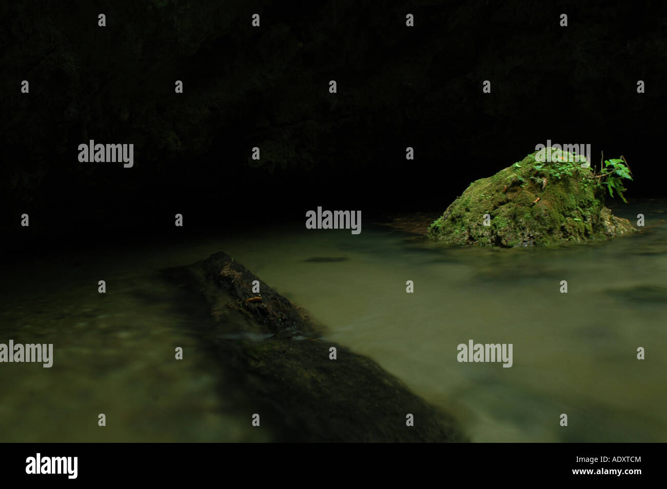 Belize mayan cave hi-res stock photography and images - Alamy
