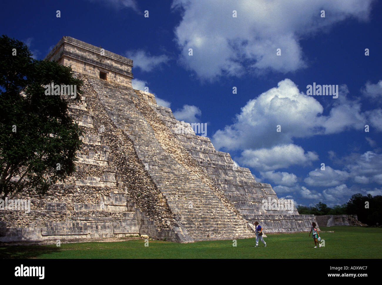 El Castillo, Pyramid of Kukulcan, Chichen Itza Archaeological Site ...