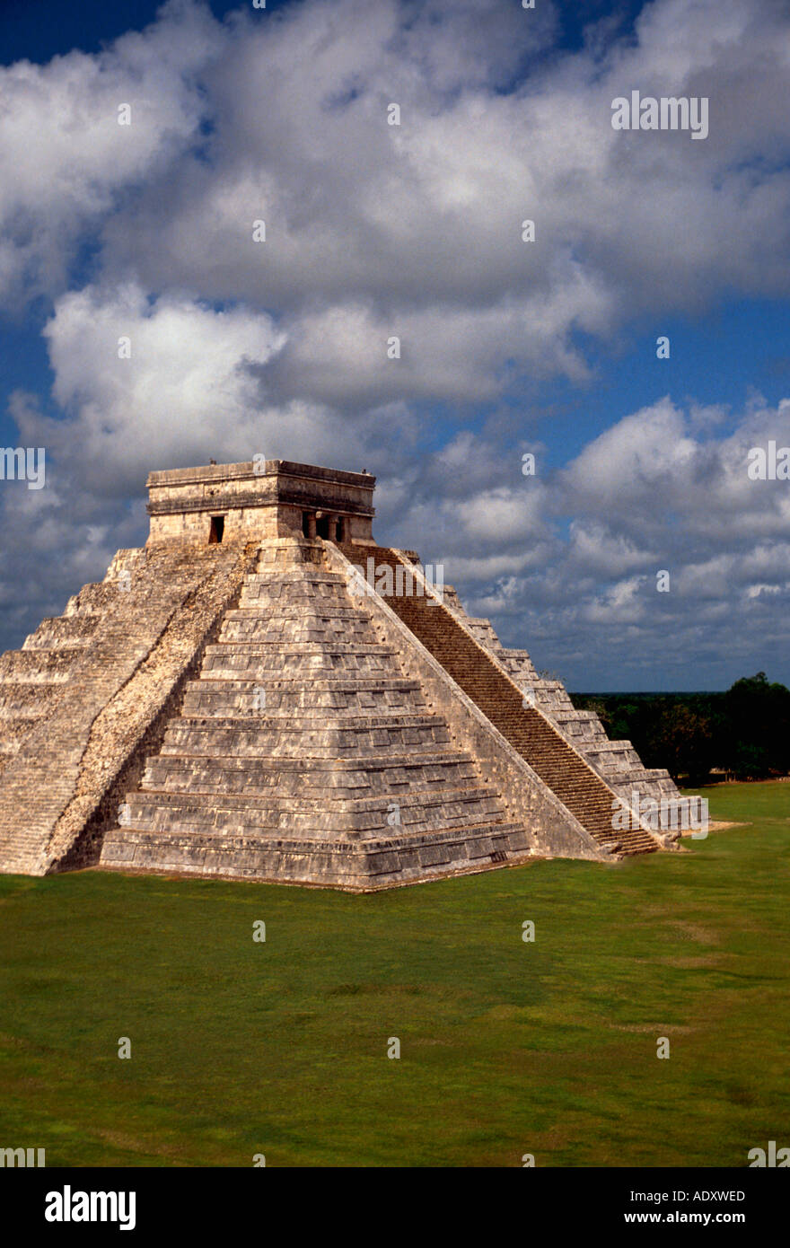 El Castillo, Pyramid of Kukulcan, Chichen Itza Archaeological Site ...