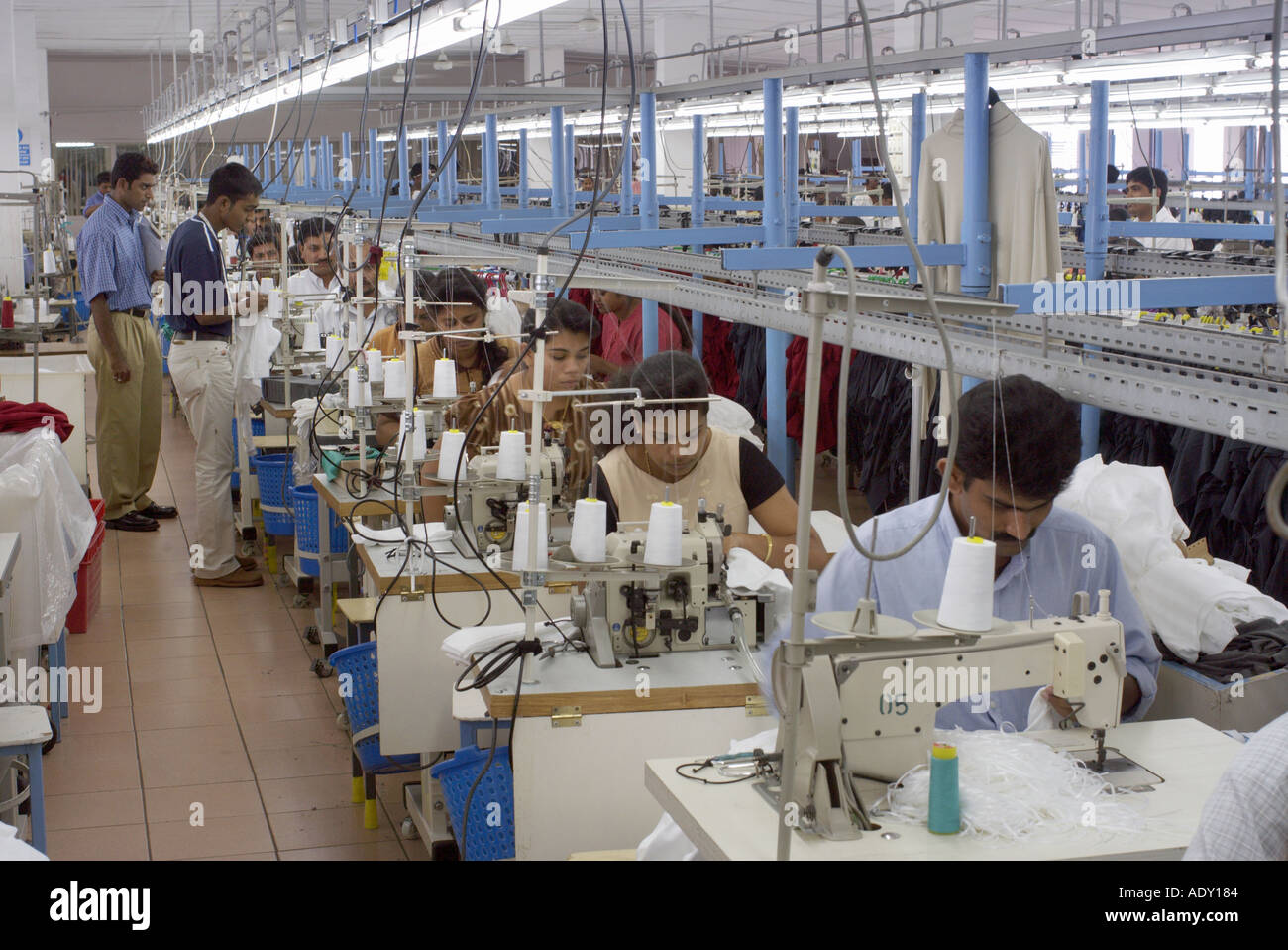 Indian textile industry women hi-res stock photography and images - Alamy