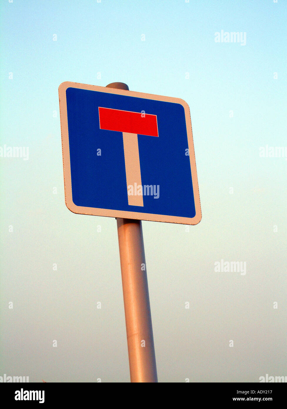 Road sign dead end cul de sac hi-res stock photography and images - Alamy