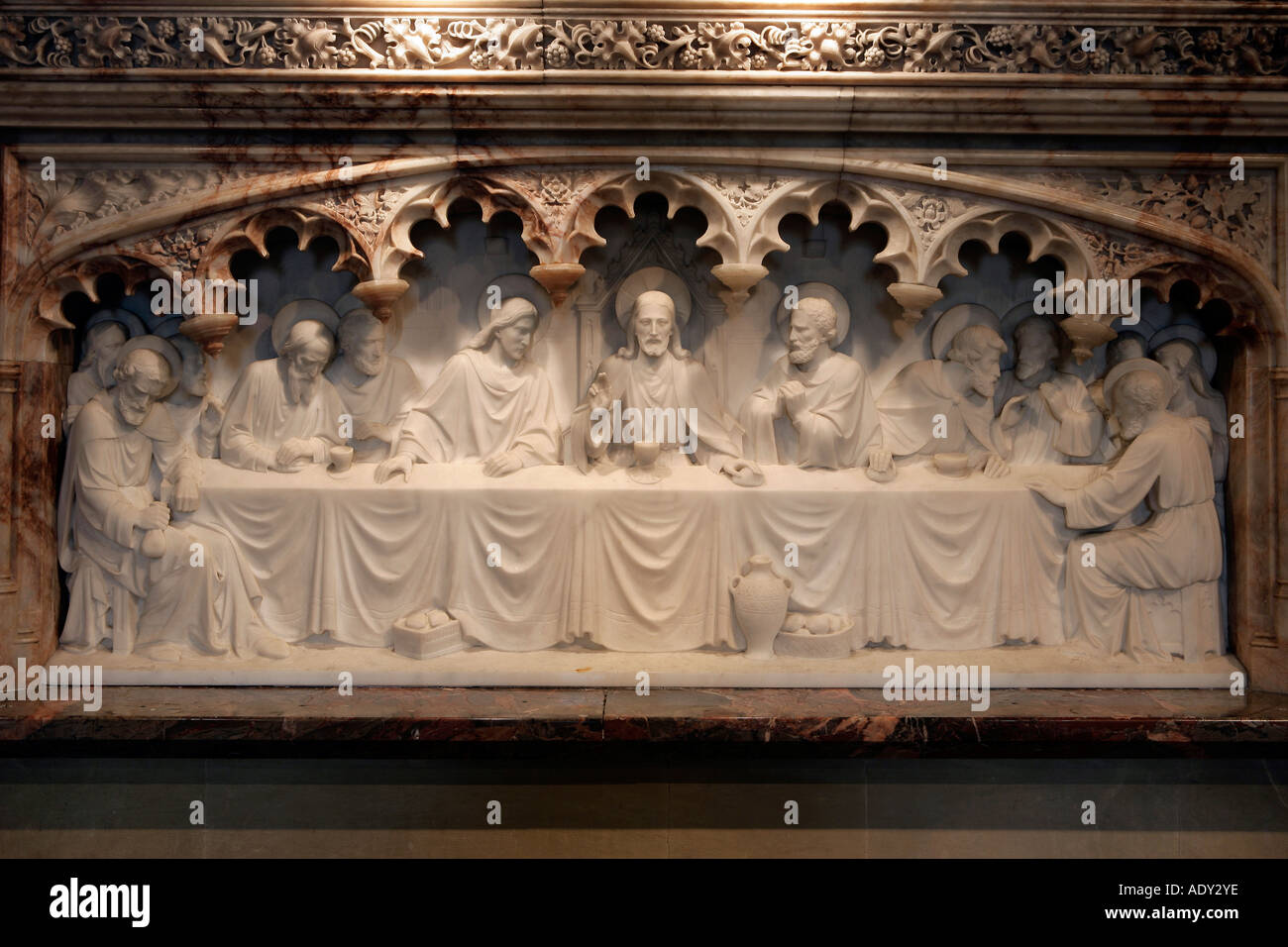 Altar Carving of Last Supper at Lockerley Church in Hampshire UK Stock ...