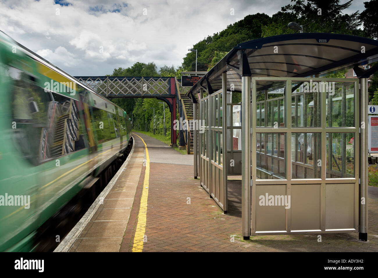 Train station uk unmanned hi-res stock photography and images - Alamy