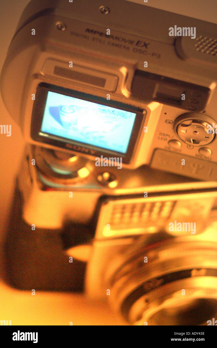 Metallic cameras hi-res stock photography and images - Alamy