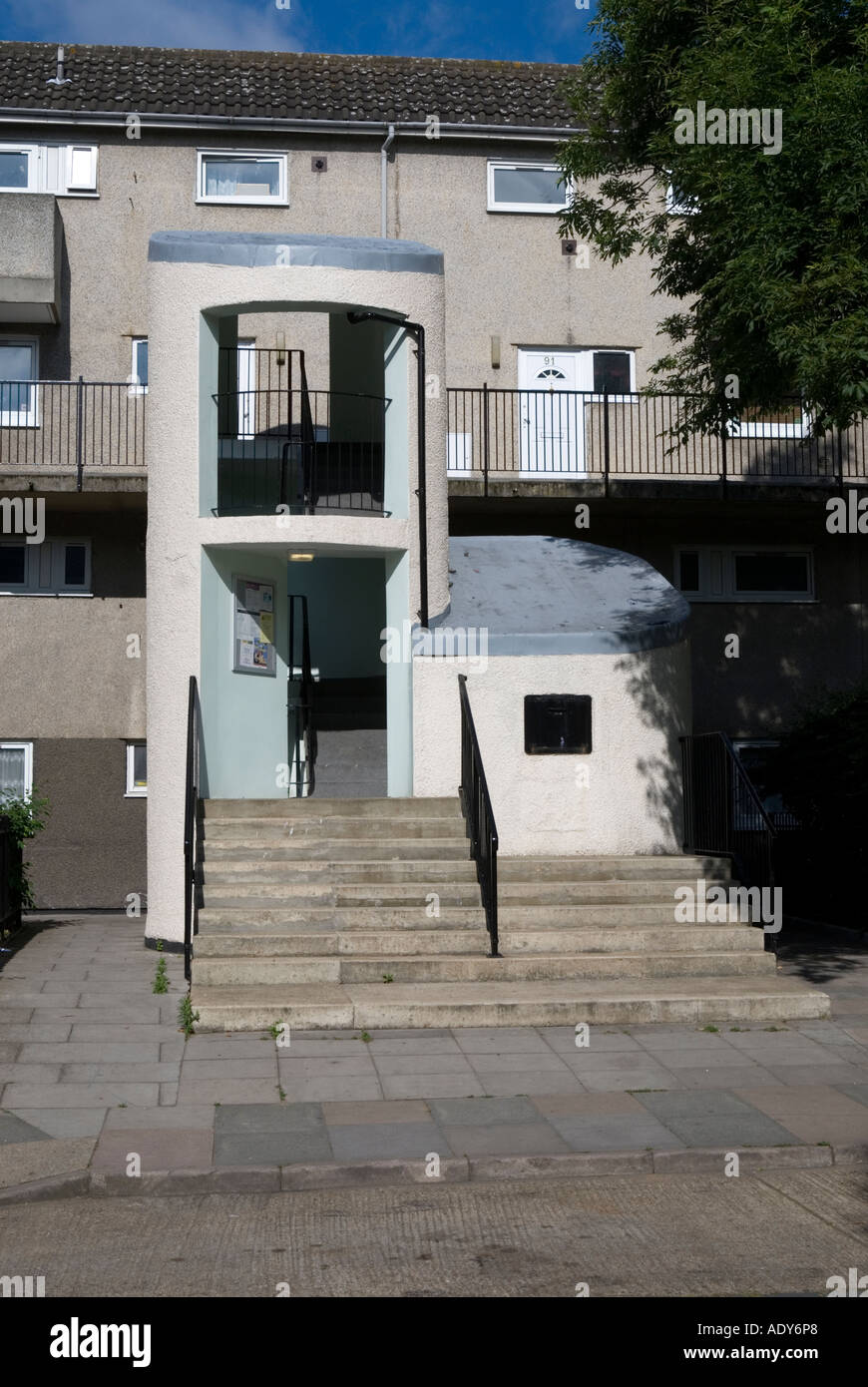 London council estate stairs hi-res stock photography and images - Alamy