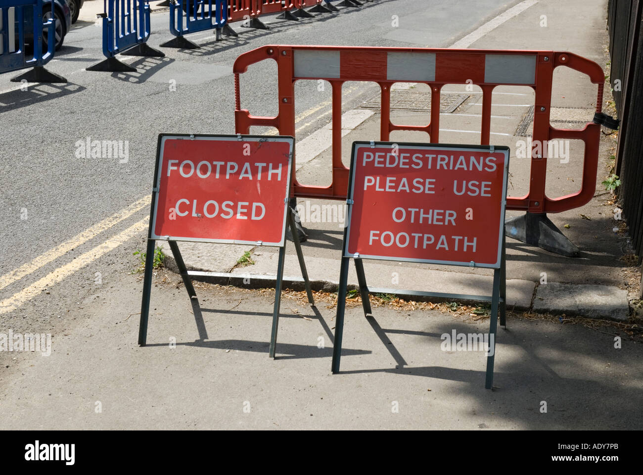 Footpath ahead closed signs Stock Photo - Alamy