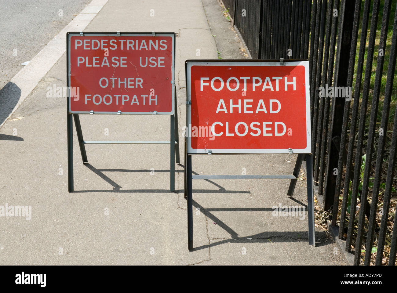 Footpath ahead closed signs Stock Photo - Alamy