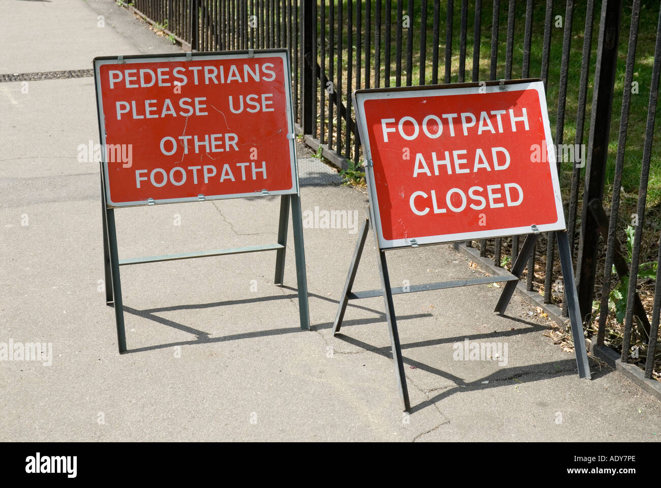 Footpath ahead closed signs Stock Photo - Alamy
