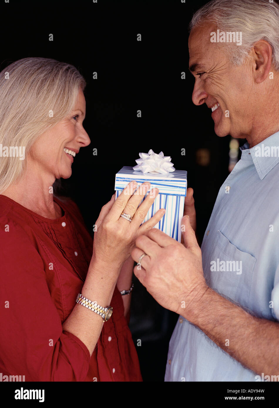Portrait shocked married couple hi-res stock photography and images - Alamy