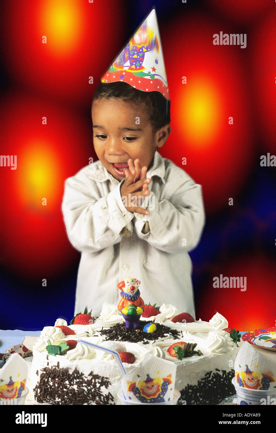 Children clapping and singing hi-res stock photography and images - Alamy