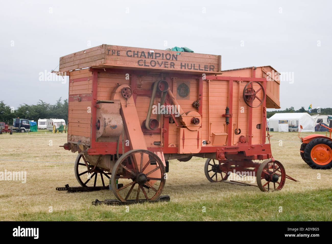Threshing machine historical hi-res stock photography and images - Alamy