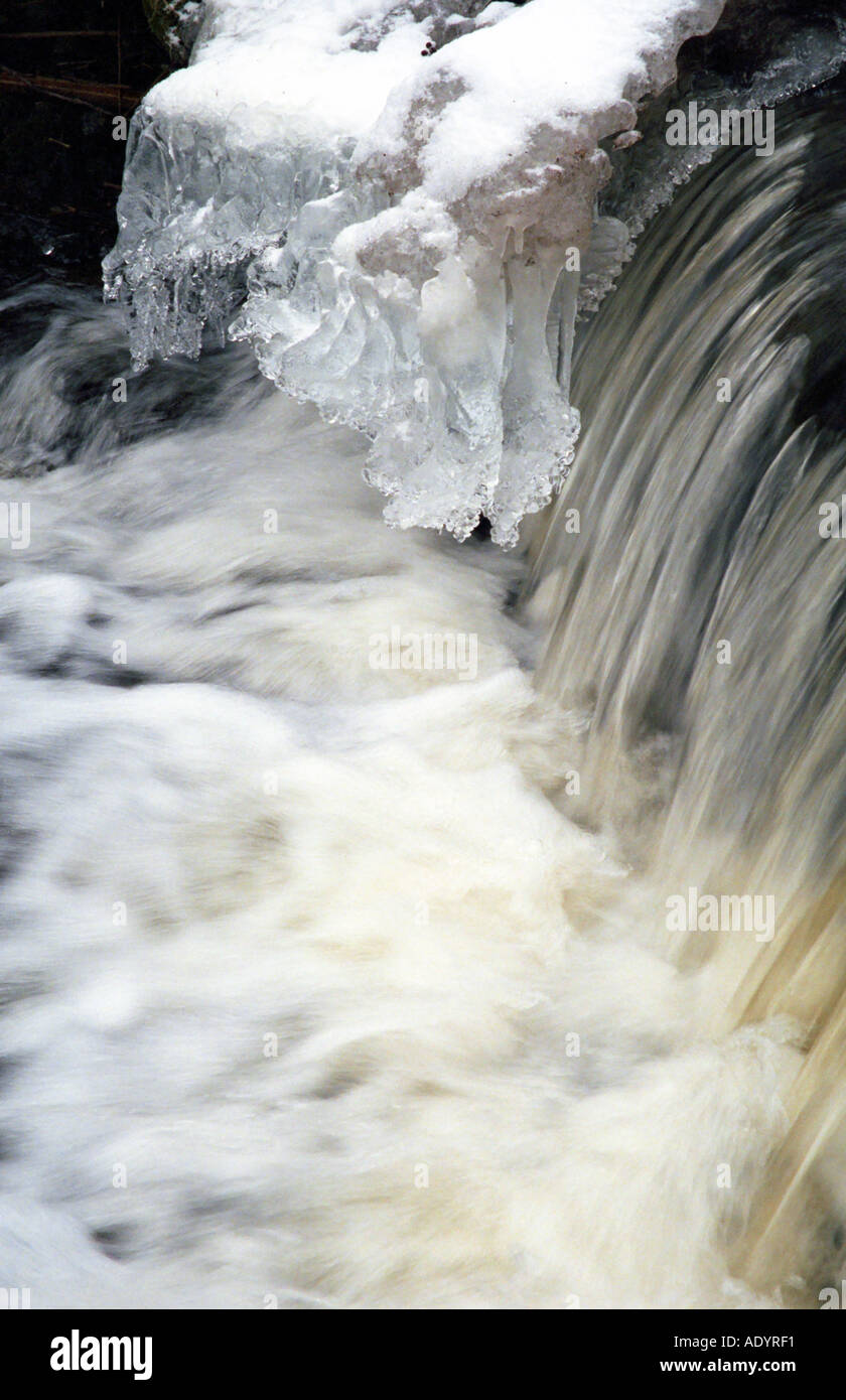 Clear river running over rocks hi-res stock photography and images - Alamy