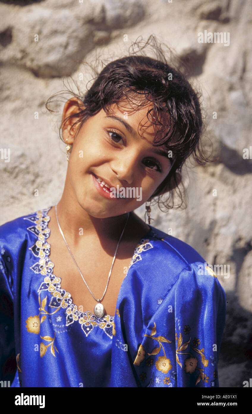 Oman arabic beduin child Stock Photo - Alamy