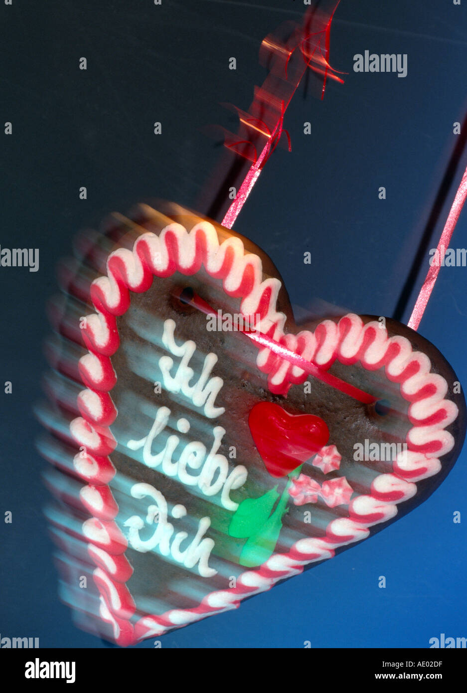Thin string hi-res stock photography and images - Alamy