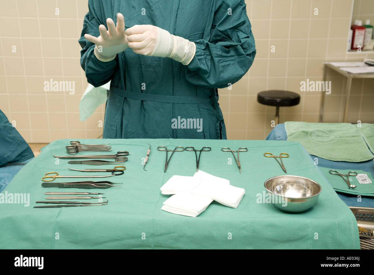 Various surgical instruments hi-res stock photography and images - Alamy