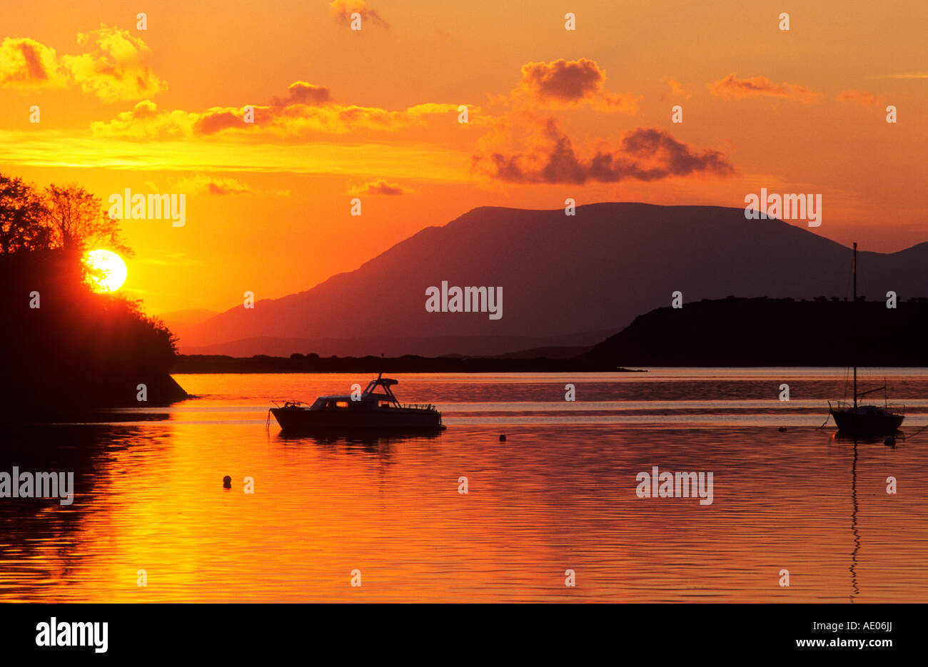 Bantry Bay County Cork Eire Ireland Red sunset sea Irish coast, coastal ...